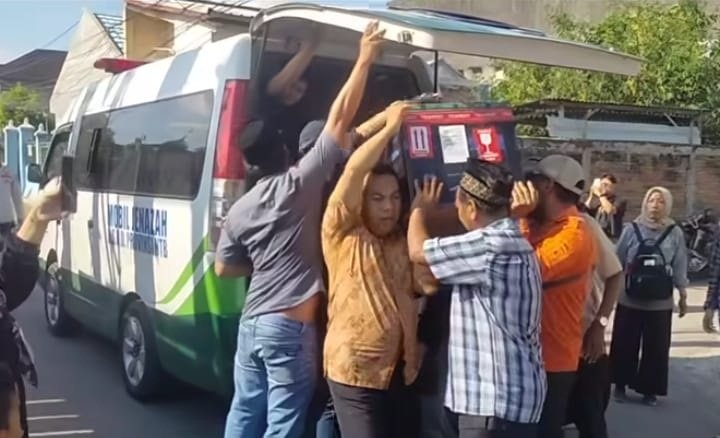 Korban Speed Boat di Laut Wahr, Tangis Haru Warnai Prosesi Pemakaman Septian Eka Rahmadi ...