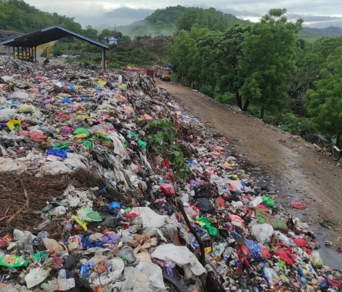 DLH Kota Bima Normalisasi Akses ke TPA Oi Mbo, Layanan Sampah Mulai ...