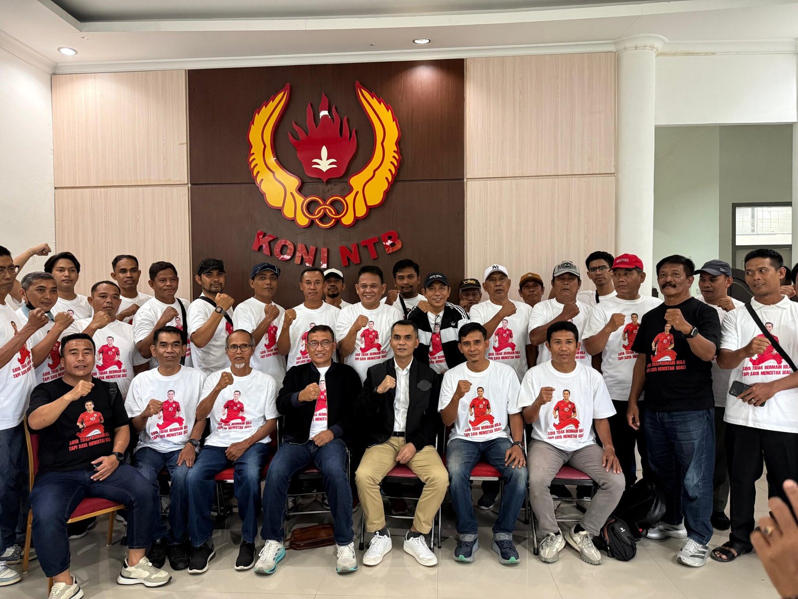 Baehaqi Resmi Daftar sebagai Calon Ketua Asprov PSSI NTB - SUARANTB.com