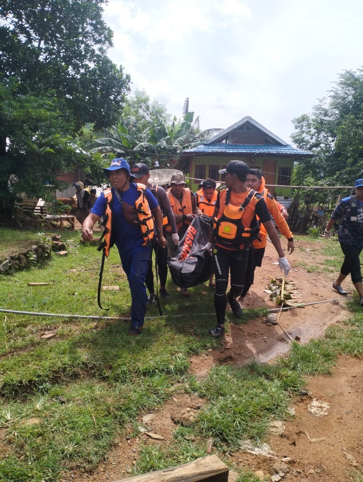 Korban Hanyut di Lambu Bima Ditemukan Meninggal - SUARANTB.com