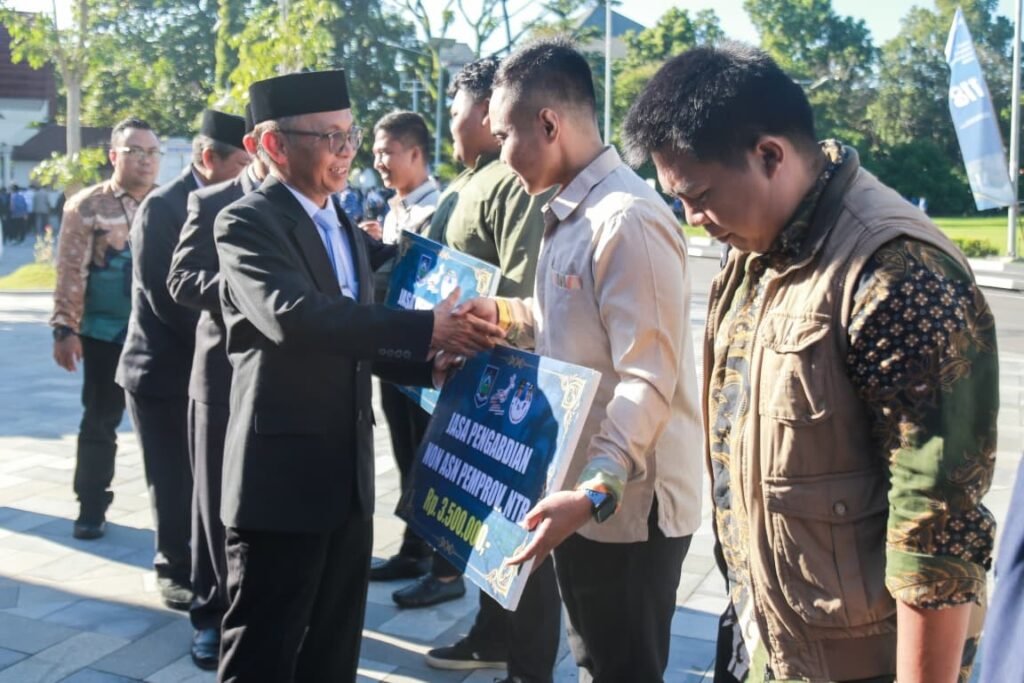 Pemprov NTB Berikan Tali Asih Rp3,5 Juta kepada 394 Eks Honorer ...
