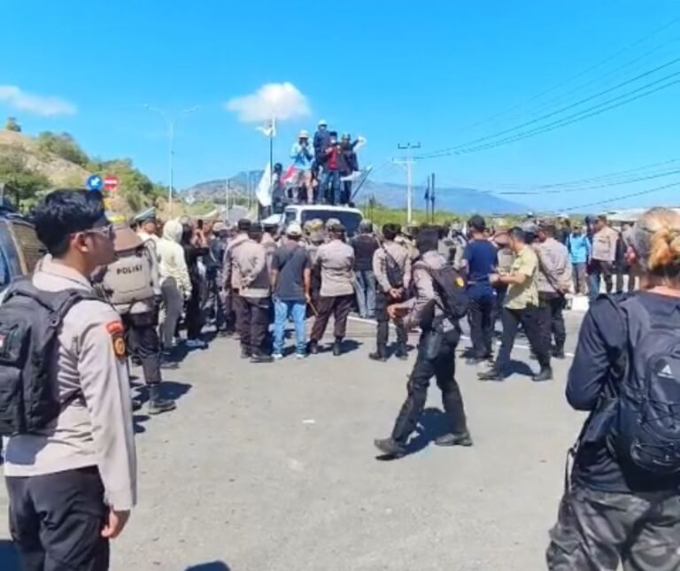 Demo Tuntut PPS, Pemprov NTB Pastikan Pelabuhan Kayangan-Poto Tano ...